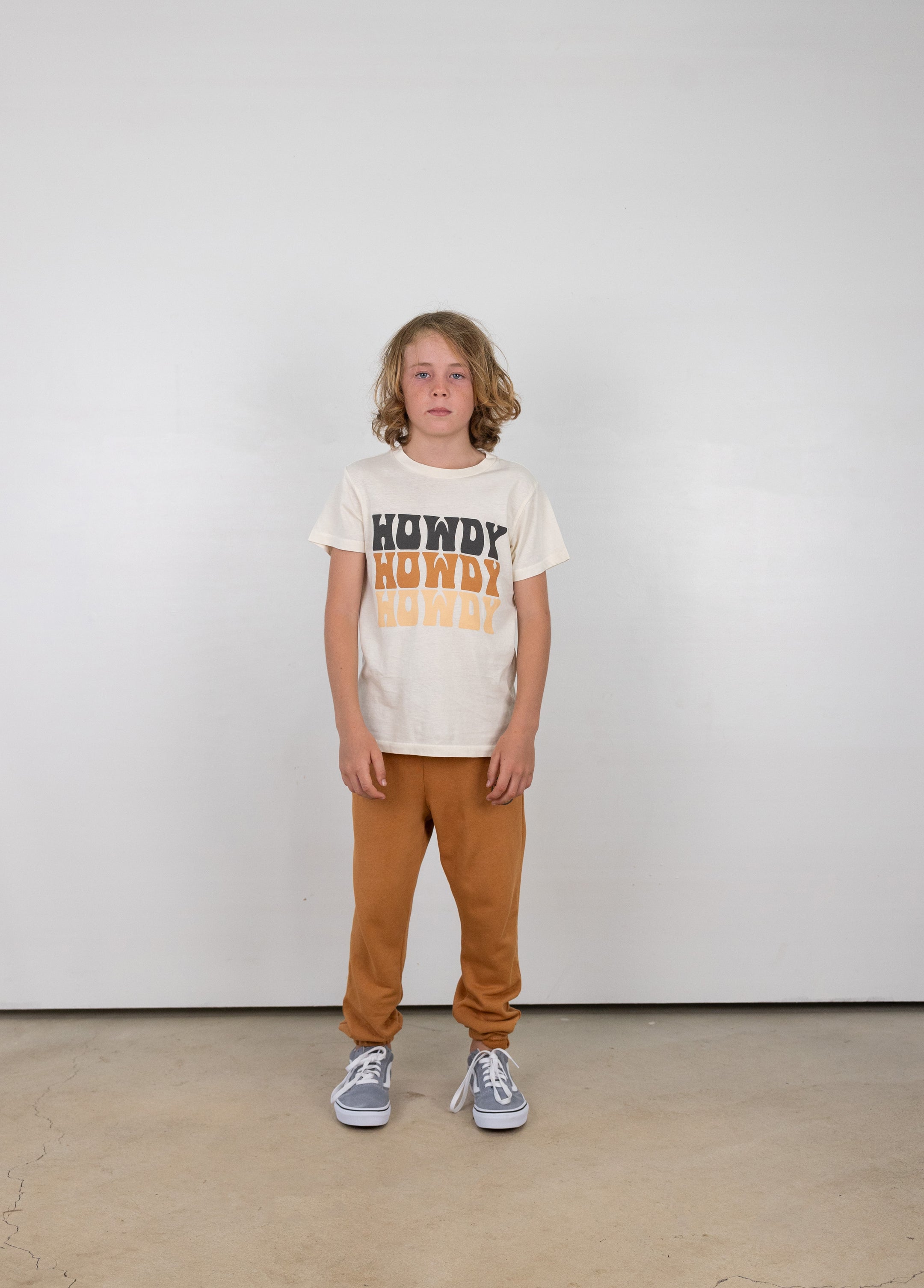 HOWDY – Tiny Whales